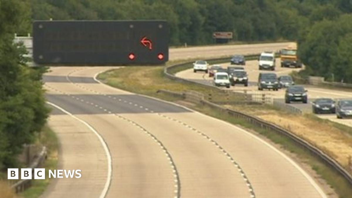 Truck driver bailed over M27 death crash near Southampton - BBC News