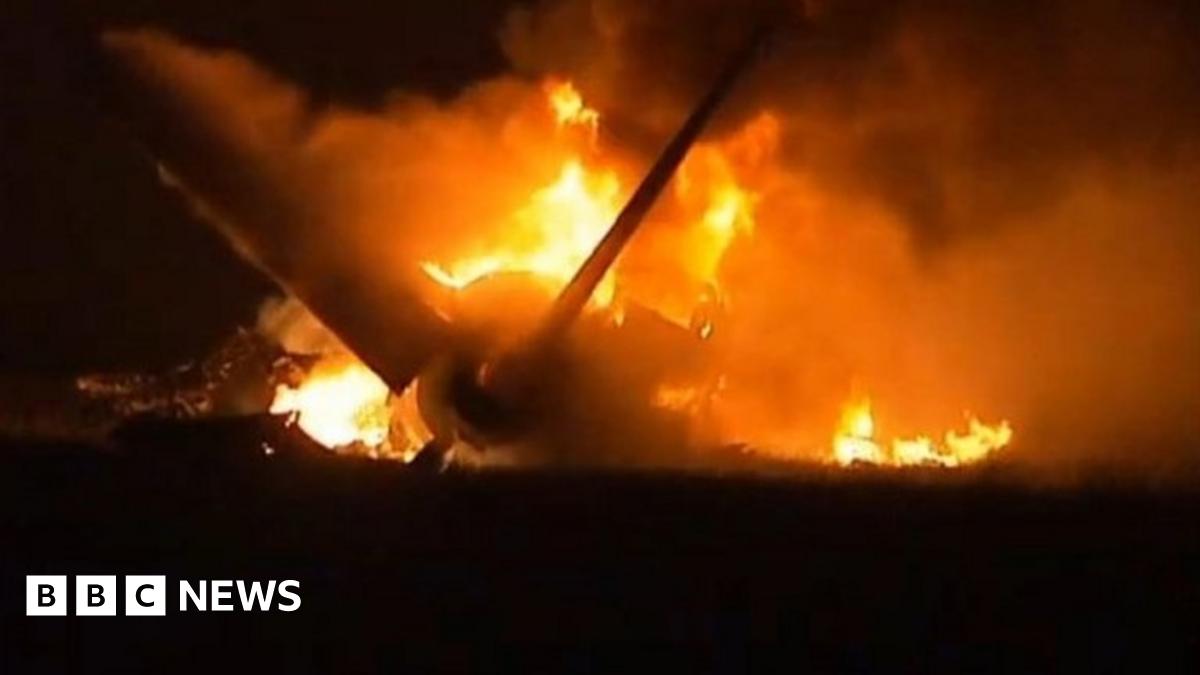 Pilots die in UPS plane crash in Birmingham, Alabama - BBC News