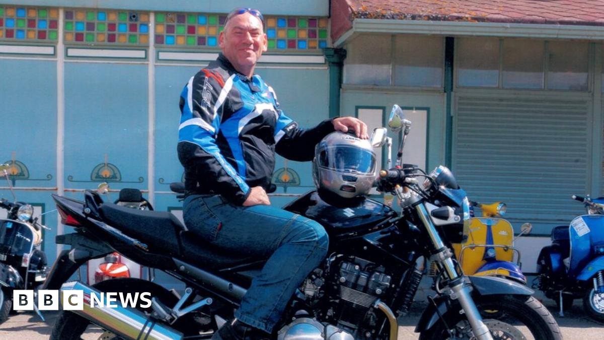 Robert Simmonds named as M27 death crash motorcyclist - BBC News