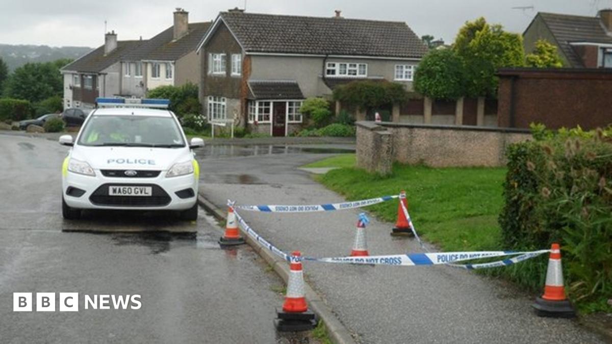 Colin Palmer murder: Three released without charge - BBC News