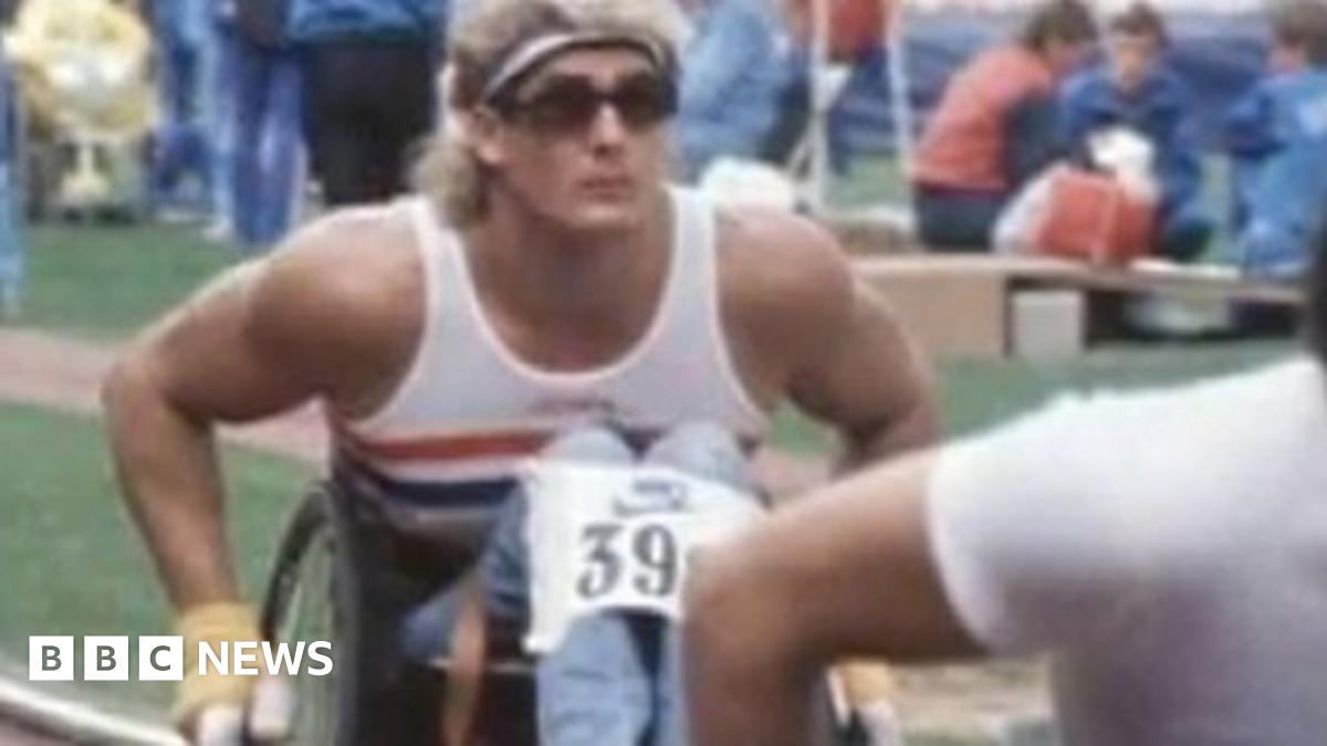 Paralympic athlete and wheelchair sport 'icon' Chris Hallam dies - BBC News