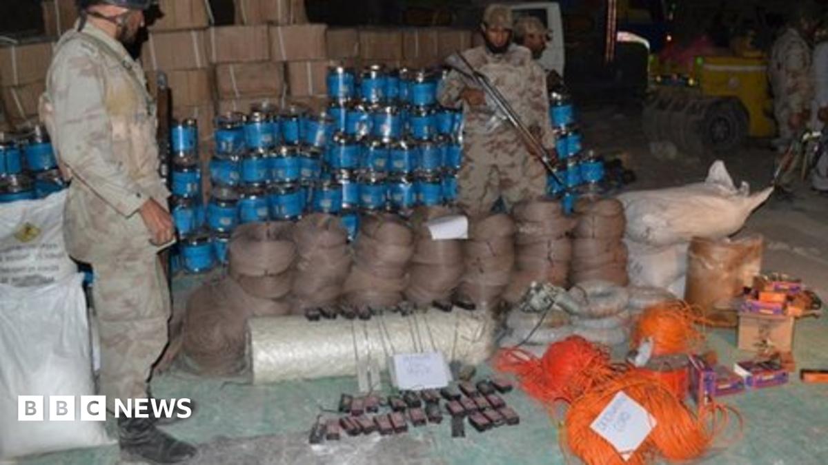 Pakistan seizes 100 tonnes of bomb-making chemicals - BBC News