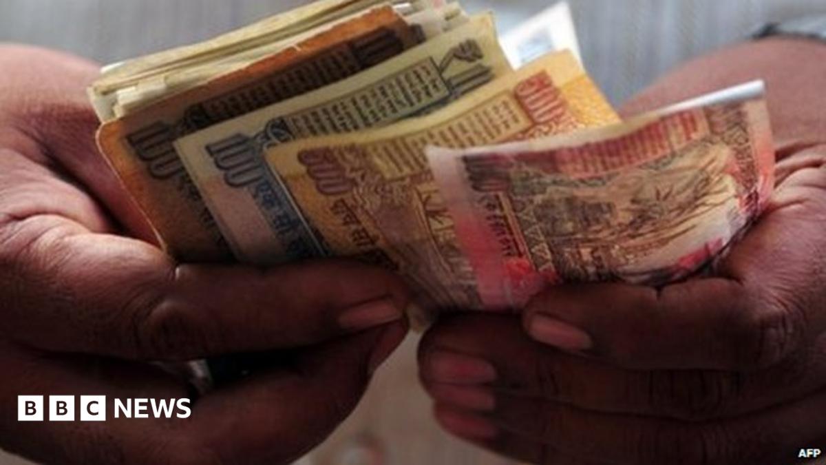 Indian media: Falling rupee sparks inflation fears - BBC News