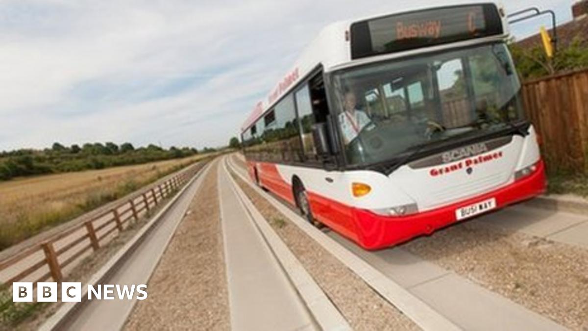 Delayed Luton-Dunstable guided busway opening announced - BBC News