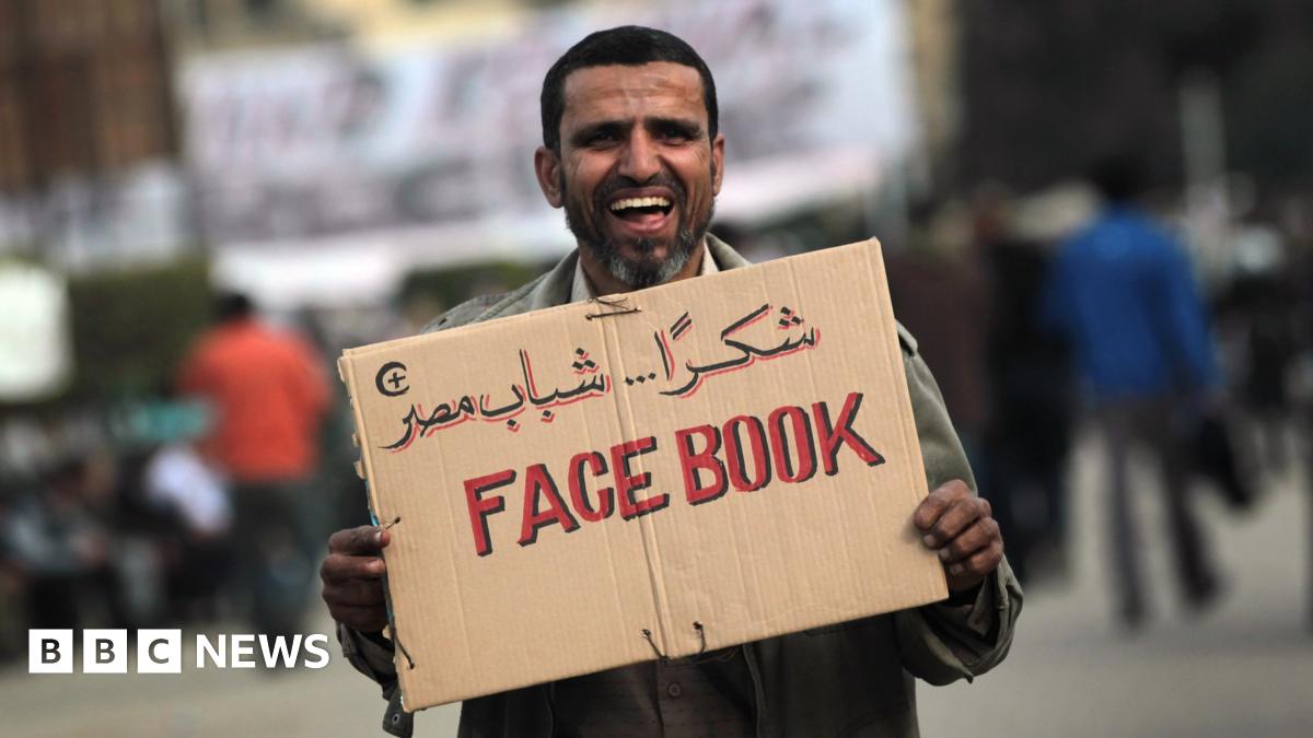 Government requests to Facebook outlined in report - BBC News