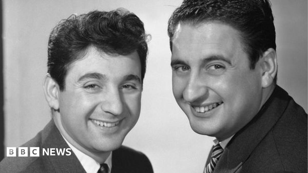 Comedian Mike Winters dies at 82 - BBC News