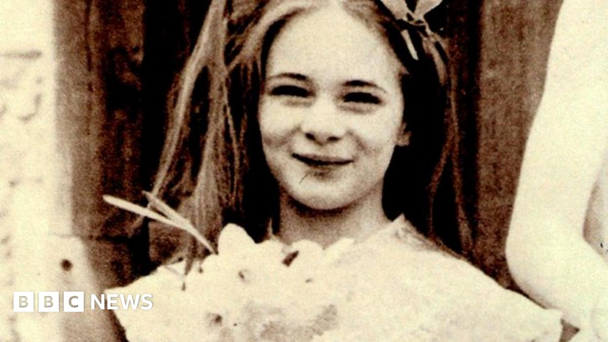 Police appeal to killer of 1961 schoolgirl Linda Smith - BBC News