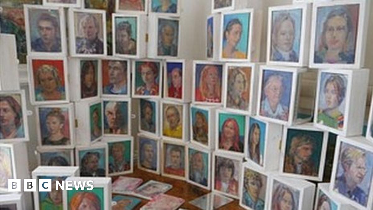 Artist Grahame Hurd-Wood to paint all St Davids residents - BBC News