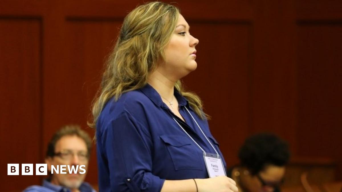George Zimmerman's wife files for divorce - BBC News