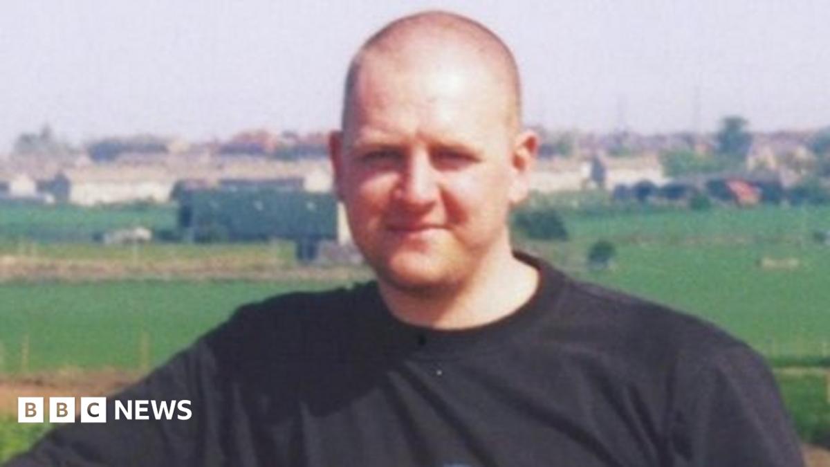 Jason Smith inquest: Coroner finds 'missed opportunity' - BBC News