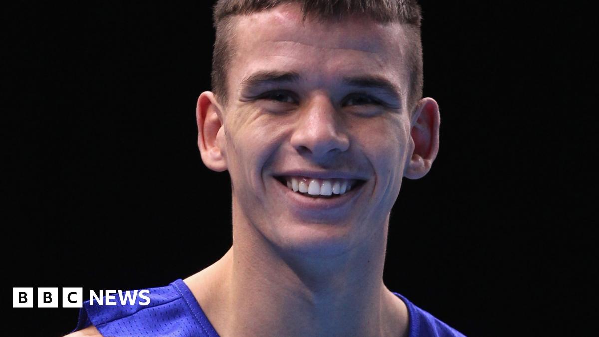 Former GB boxer Martin Ward shot on Essex farm - BBC News