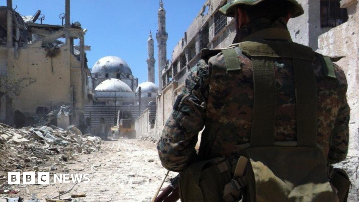 Syria crisis: Obama delay could 'embolden' Assad - BBC News