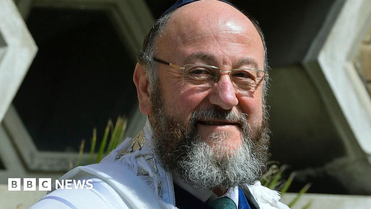 Rabbi Ephraim Mirvis calls for 'real unity' in Britain - BBC News