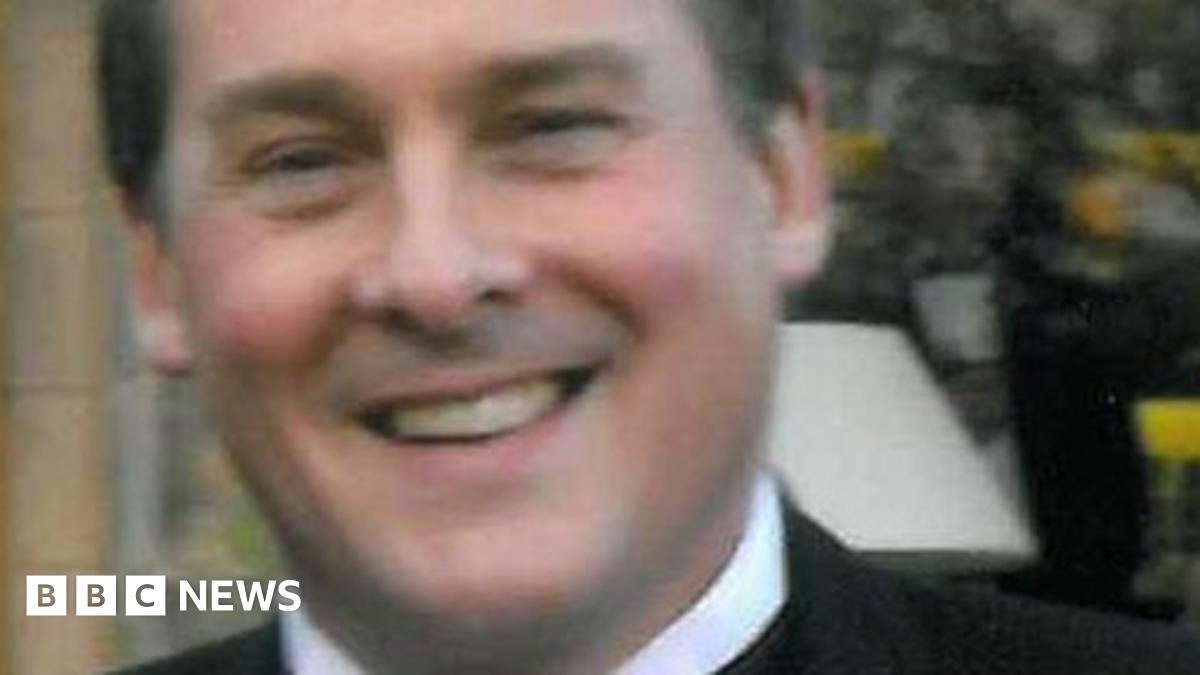 Stabbed solicitor Peter Maine faced fraud investigation - BBC News