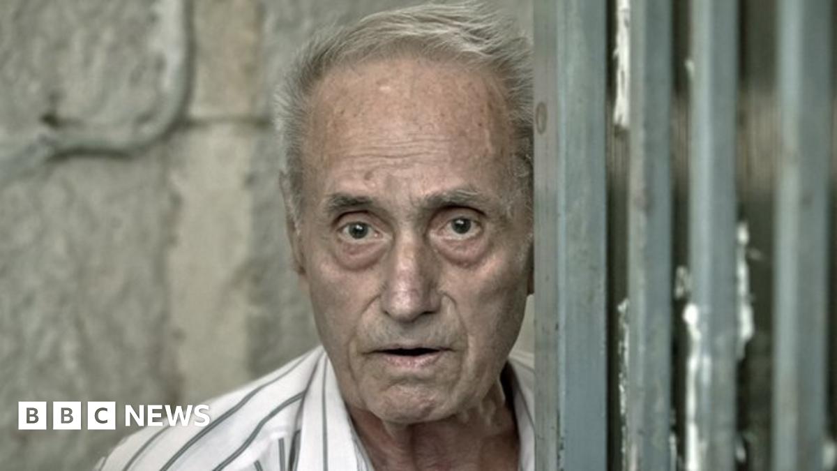 Genocide charge for Romanian who ran communist prison - BBC News