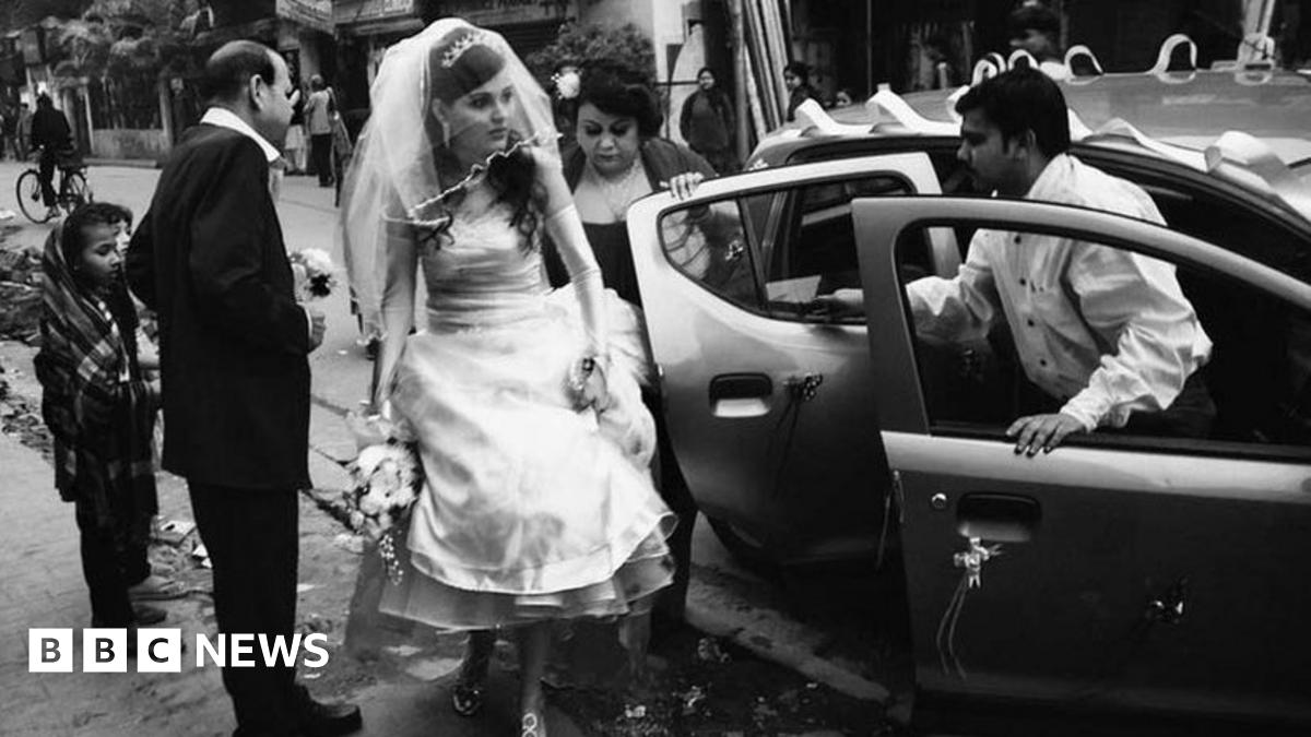 In pictures: Anglo-Indian community of Calcutta - BBC News