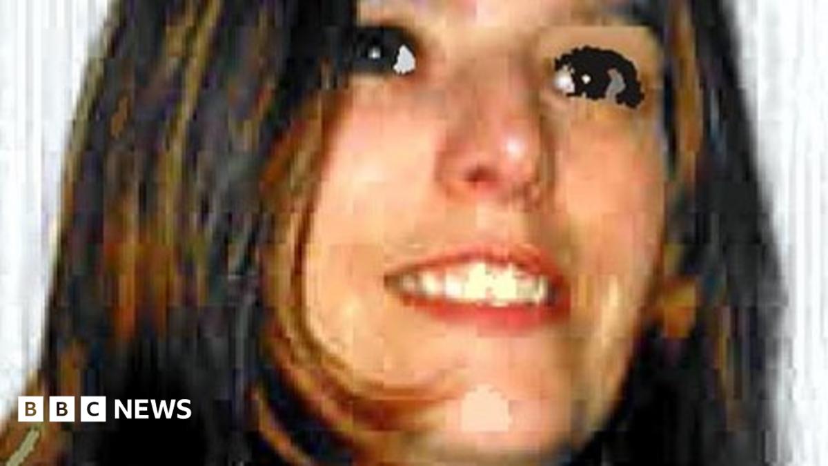Shetland Super Puma crash: Funeral of Sarah Darnley in Moray - BBC News