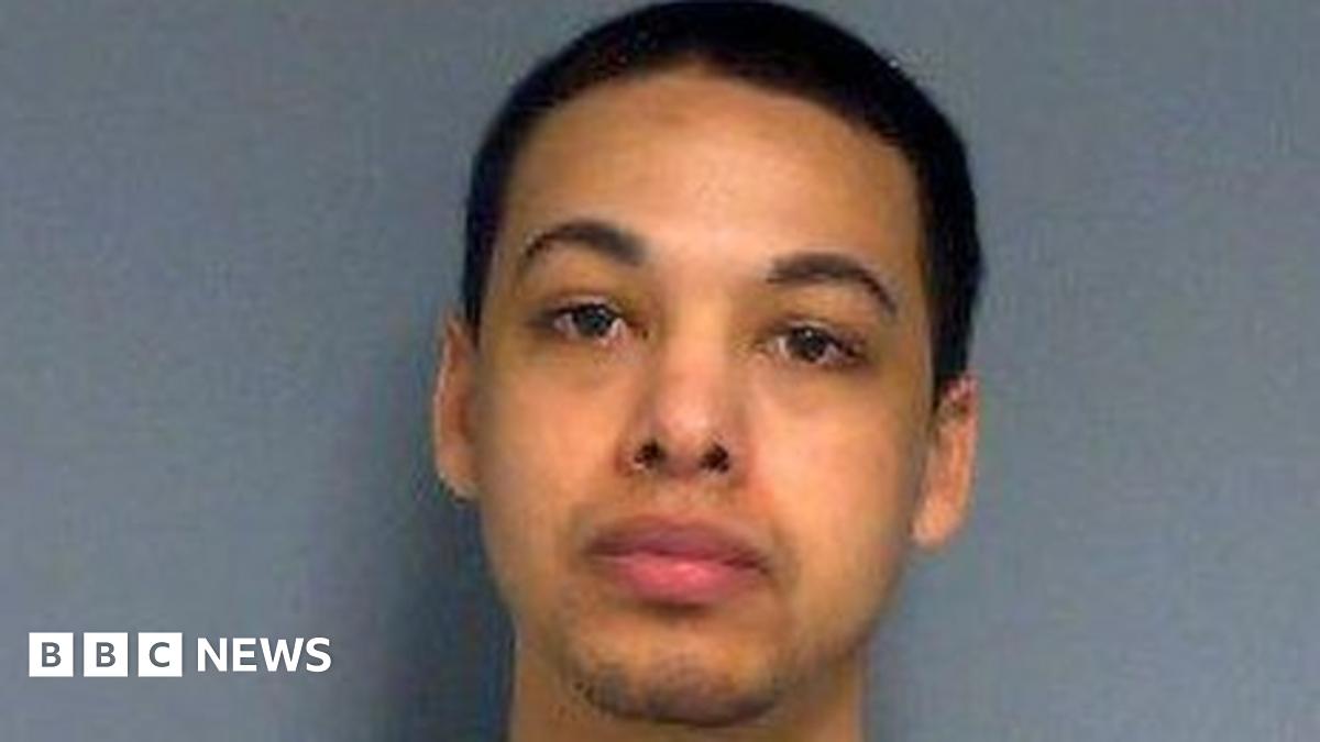 Facebook and text paedophile Alexander Barnes-Hines jailed - BBC News