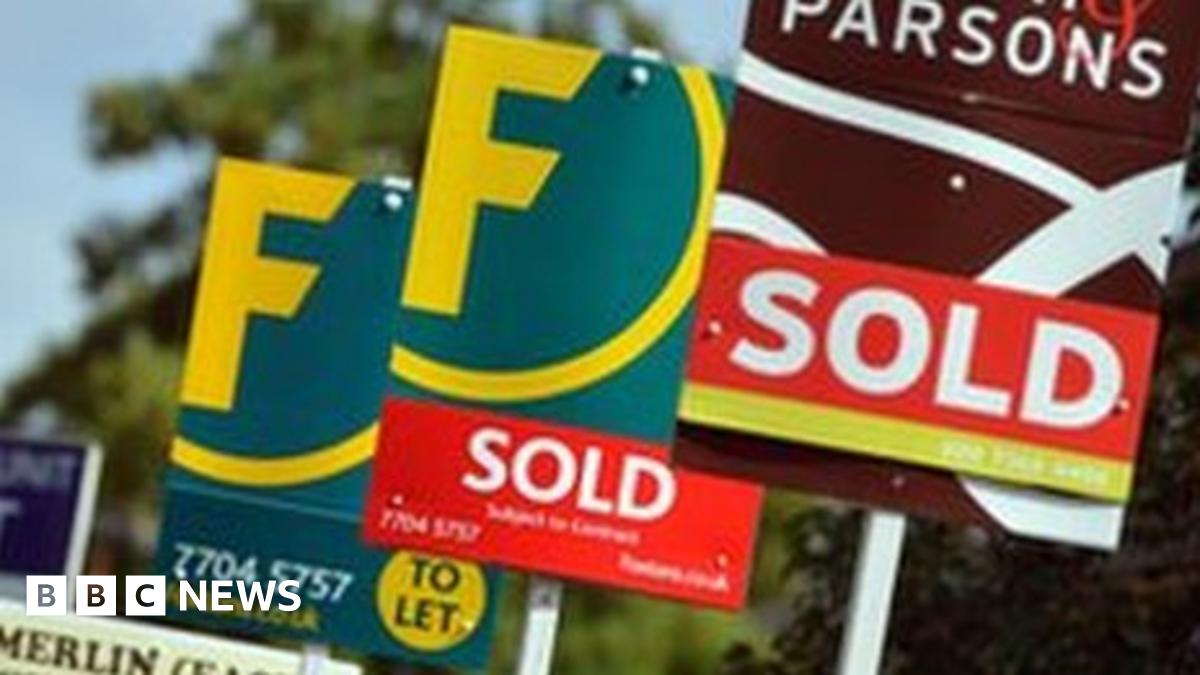 UK house prices 'rise at fastest rate since 2010' - BBC News