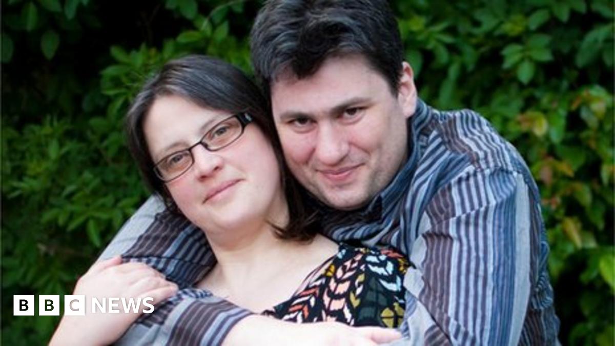 A303 crash: Family tribute to Alexander Ridge - BBC News