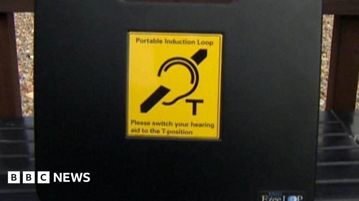 Scottish attractions 'fail people with hearing loss' - BBC News