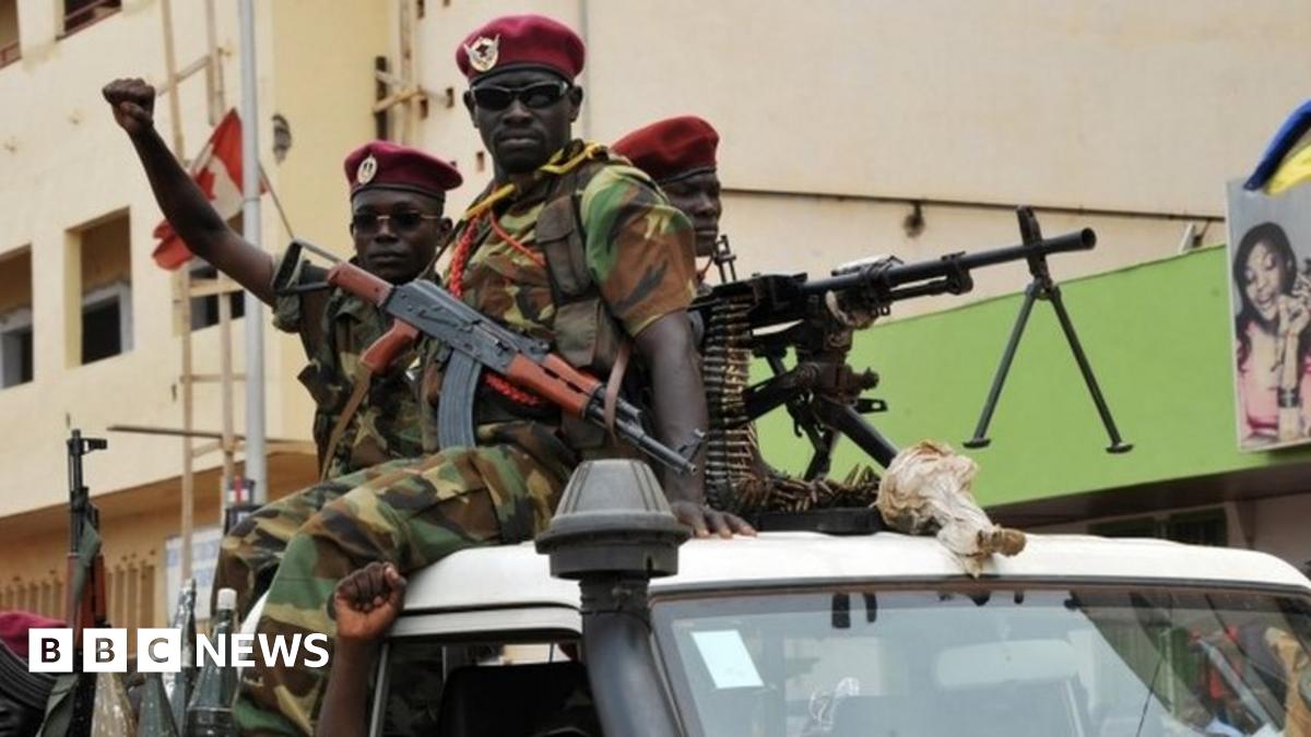 CAR President Djotodia bans former Seleka rebel backers - BBC News