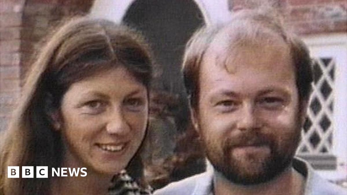 Florida tourist murderer has life sentence reduced - BBC News