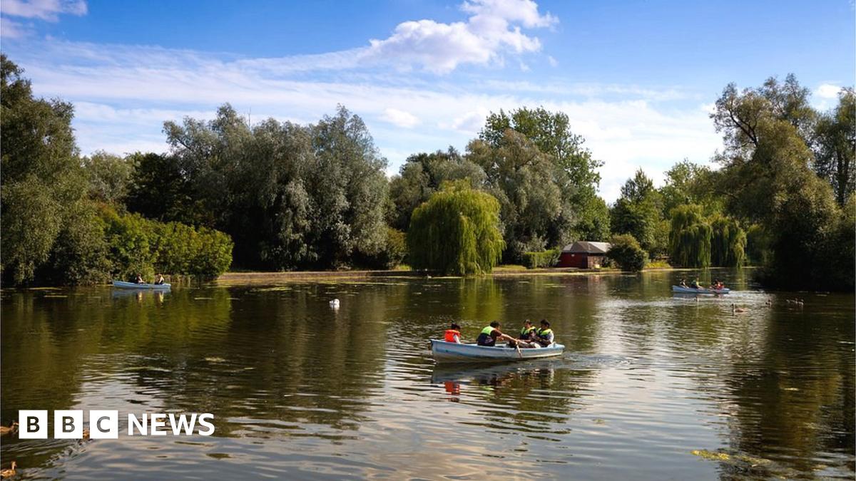 Wicksteed Park lake £3m revamp completed - BBC News