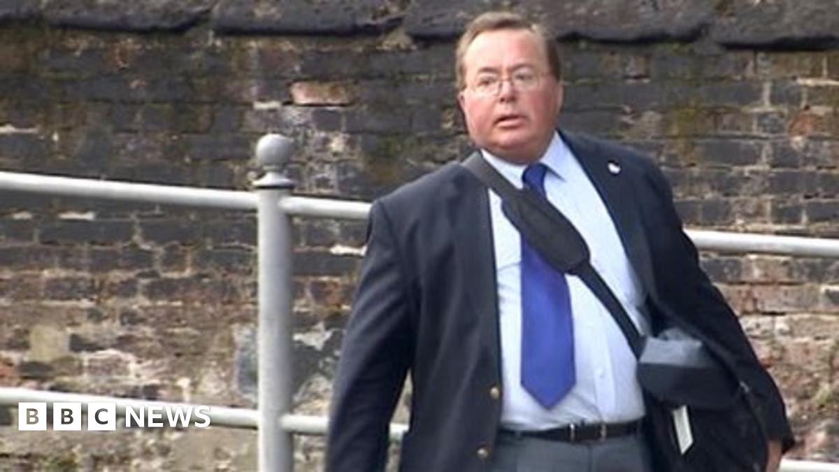 Michael Souter trial: Former BBC man 'was mentor to victim' - BBC News