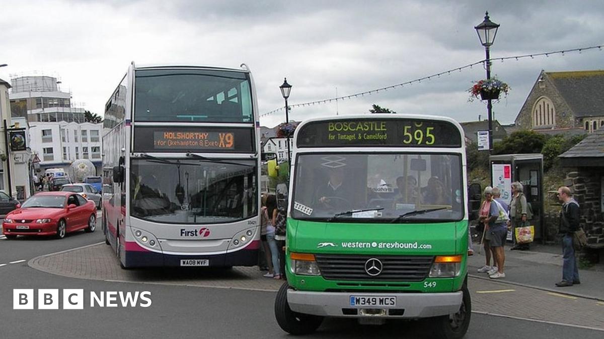 Western Greyhound to axe Cornish bus routes - BBC News
