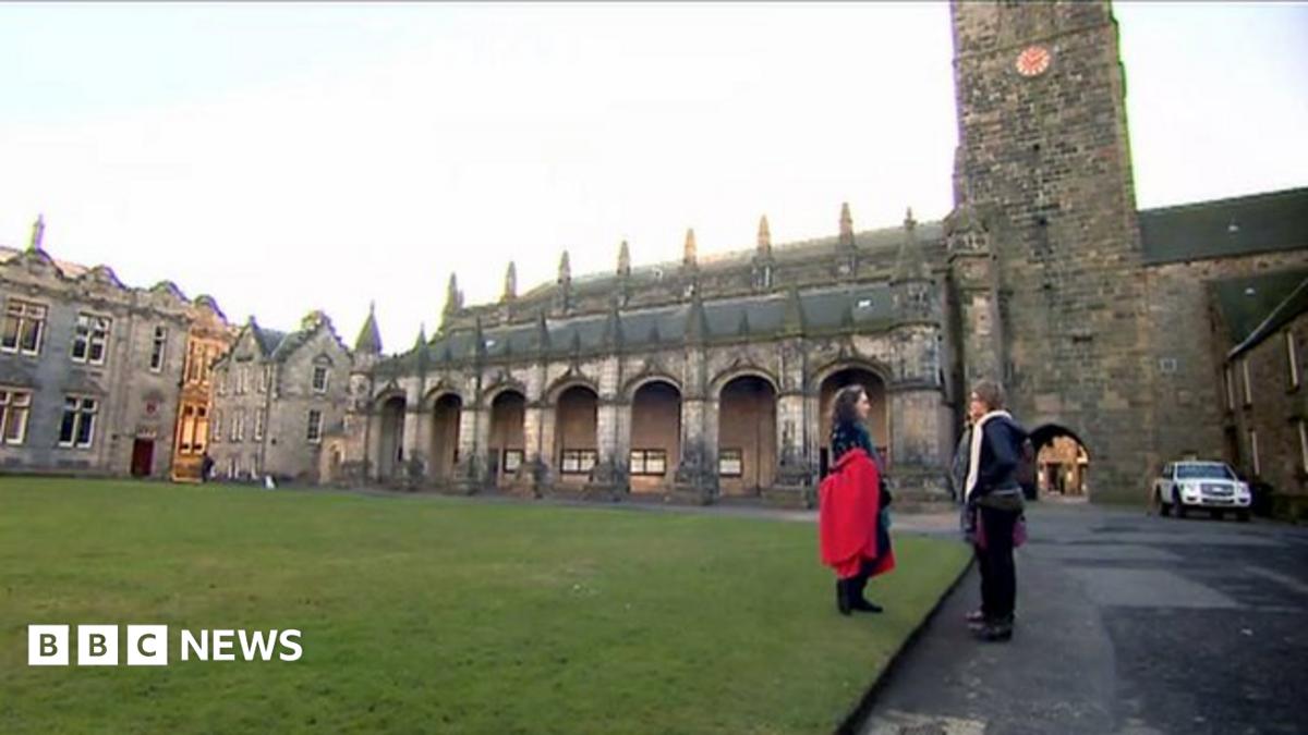 More students start courses at Scottish universities - BBC News