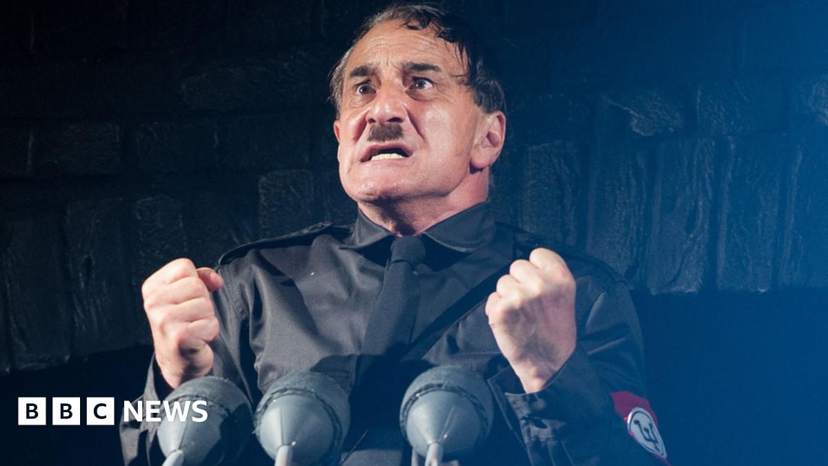 Henry Goodman on Brecht's Hitler satire Arturo Ui - BBC News