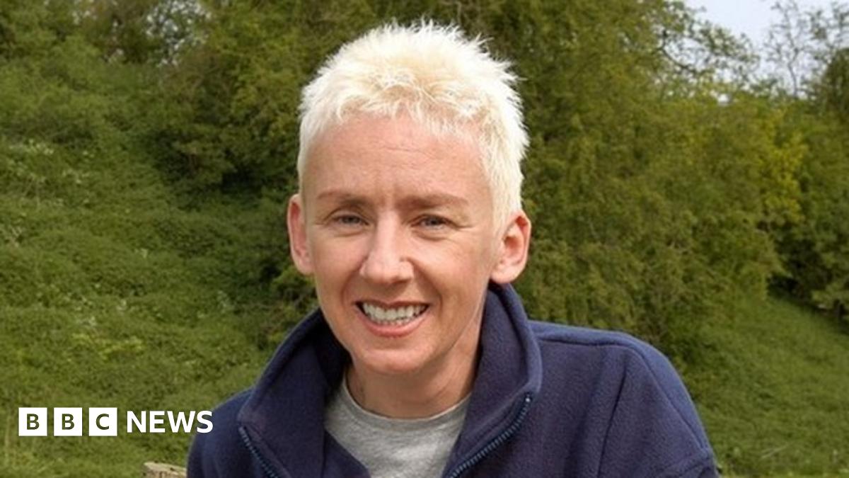 Muriel Gray to chair Glasgow School of Art's board of governors - BBC News