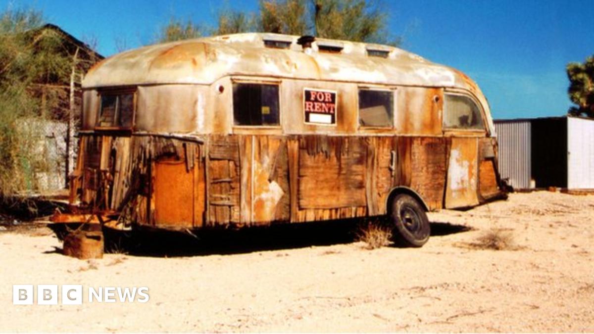 Why do so many Americans live in mobile homes? - BBC News