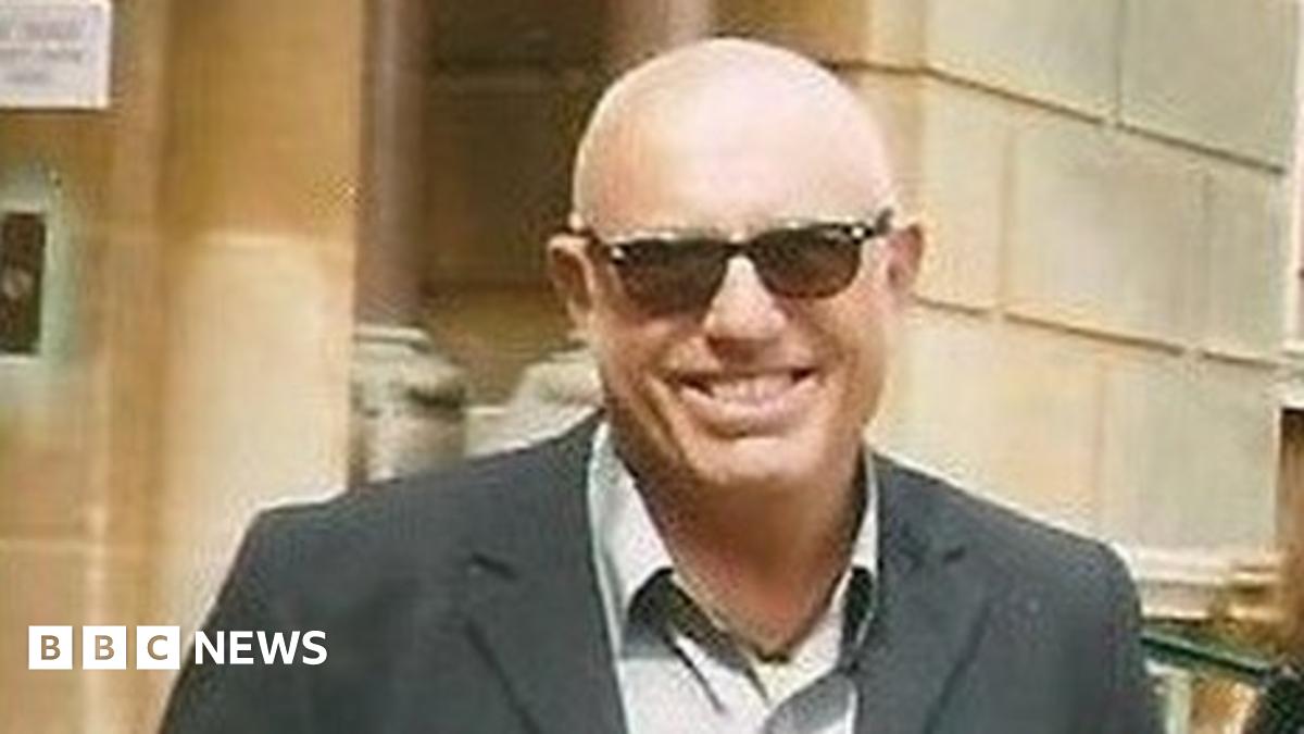 Body of Weymouth sailor Jeff Cole found in sea cove - BBC News