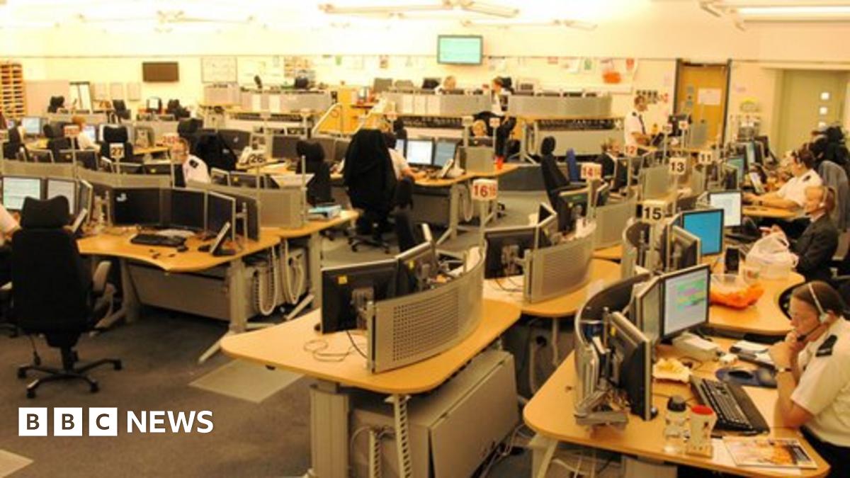 Police Scotland proposes reducing number of control rooms - BBC News