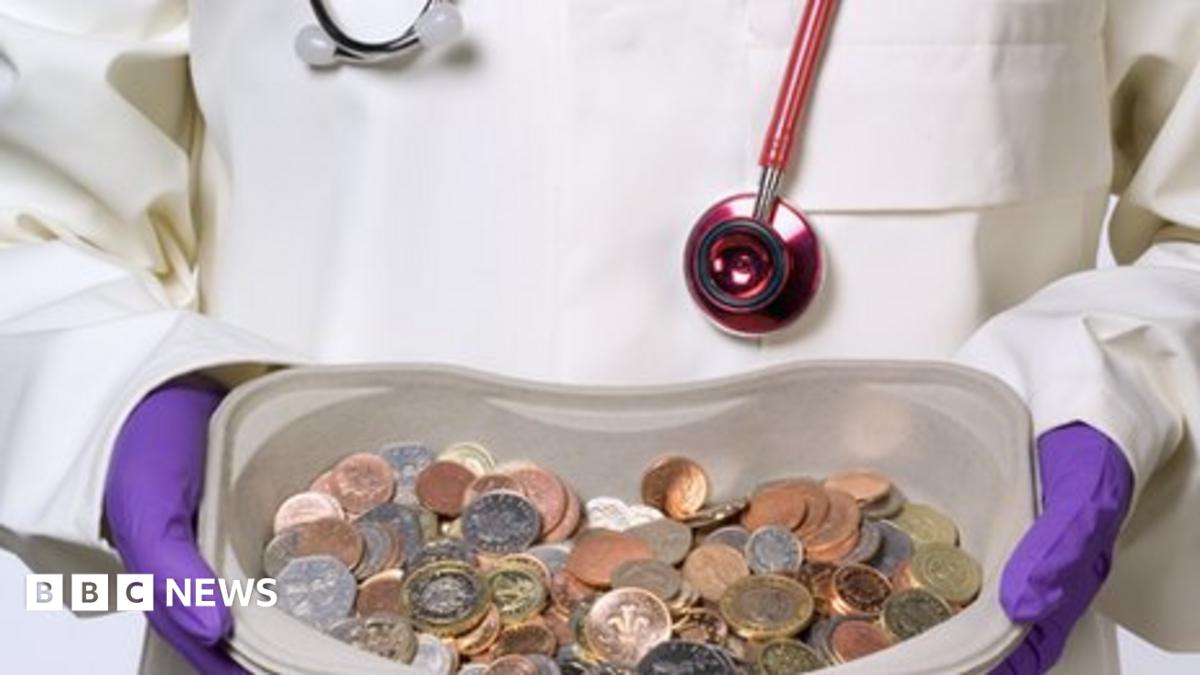 Thirty NHS trusts 'set for deficit' - BBC News