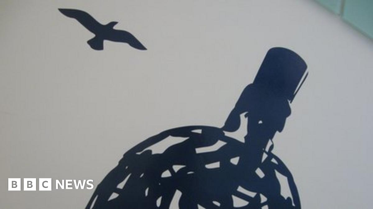 Middlesbrough Bottle of Notes anniversary exhibition opens - BBC News