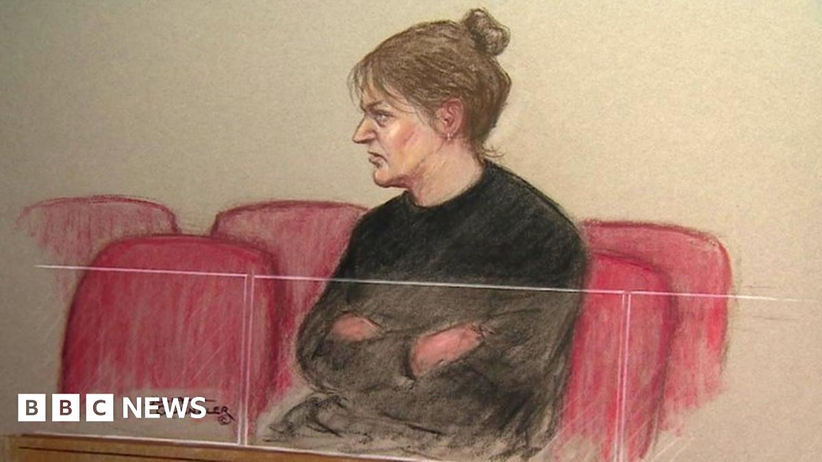 Hamzah Khan death: Amanda Hutton 'held dead son all night' - BBC News