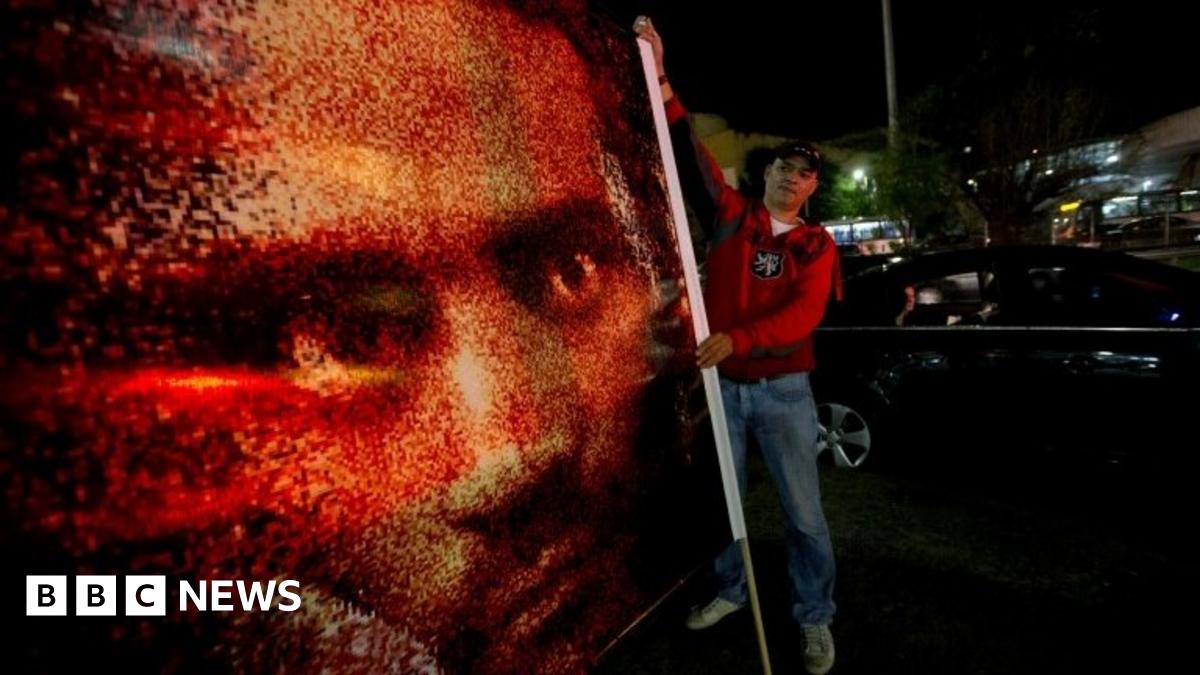 Brazil police charged with Rio murder over Amarildo case - BBC News