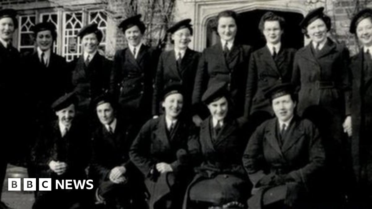 Bletchley Park names 'secret' World War II codebreakers - BBC News