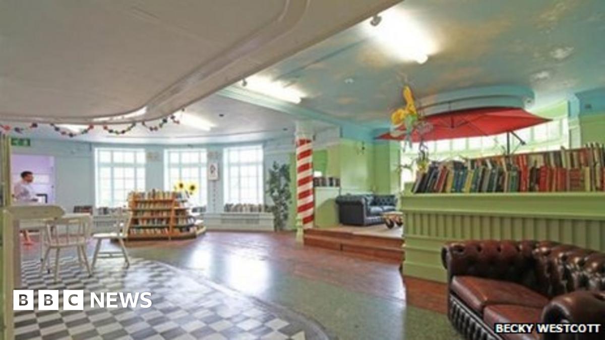 Islington's The Kindness Project library opens - BBC News