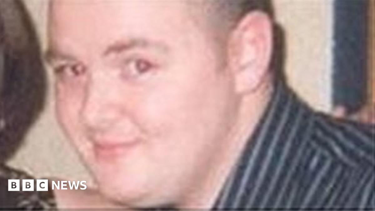 Anthony Cavanagh murder: New plea to find sailor's killer - BBC News