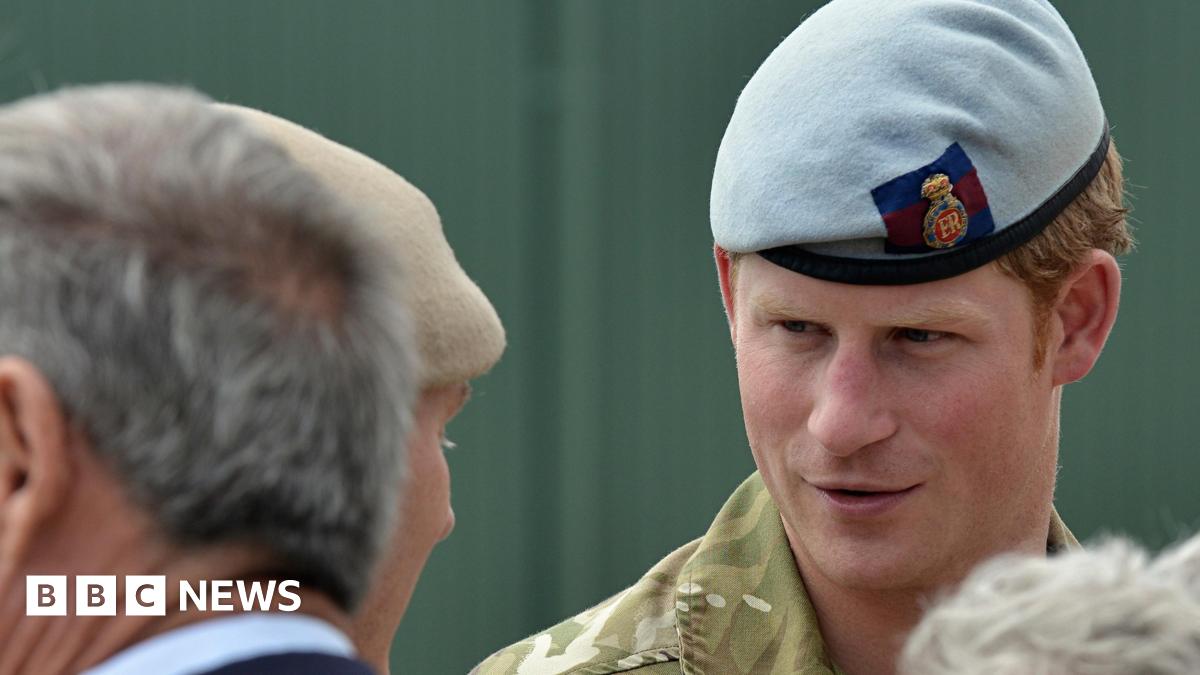Prince Harry visits HQ of Australian SAS in Perth - BBC News