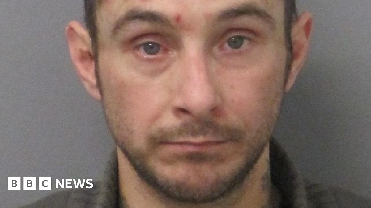 Trevor Middleton murder: Police release picture - BBC News