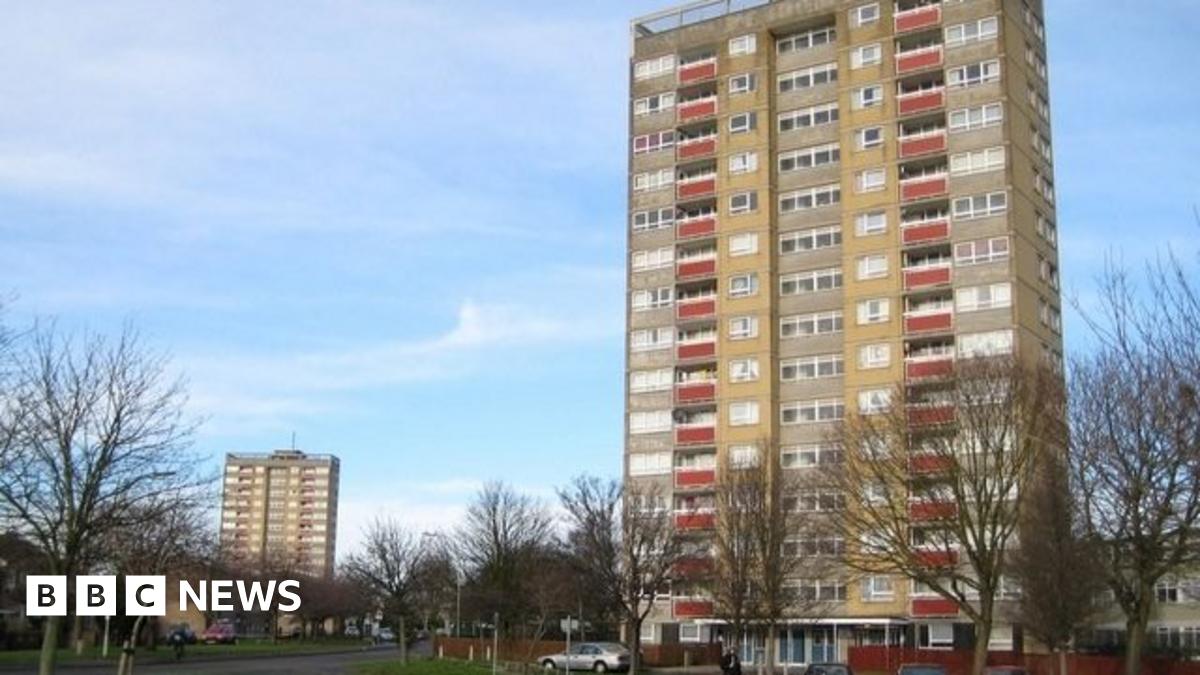 Oxford tower blocks set for £15m makeover - BBC News