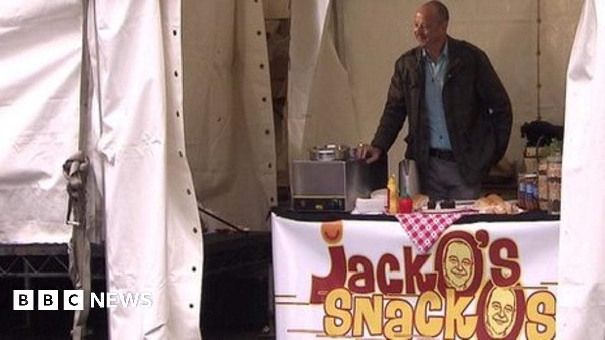 How safe is street food? - BBC News