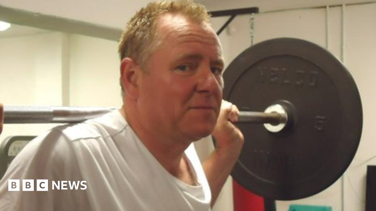 BBC Wales presenter Jamie Owen's fat at 40-plus challenge - BBC News