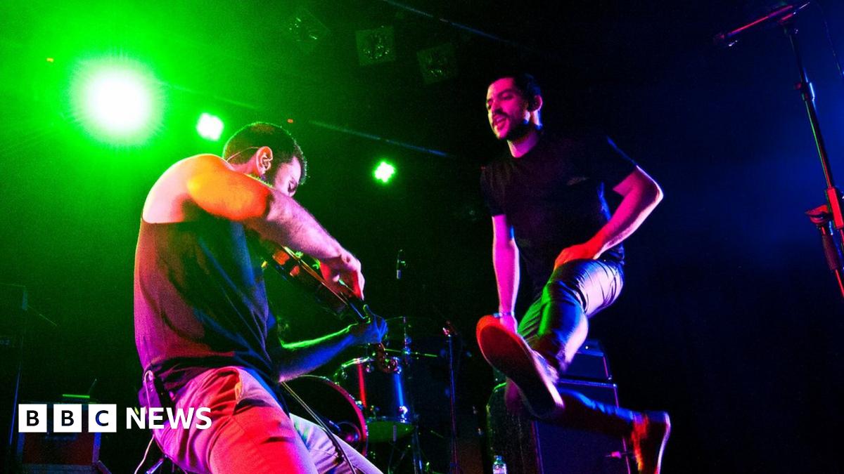 Mashrou' Leila: The band out to occupy Arabic pop - BBC News