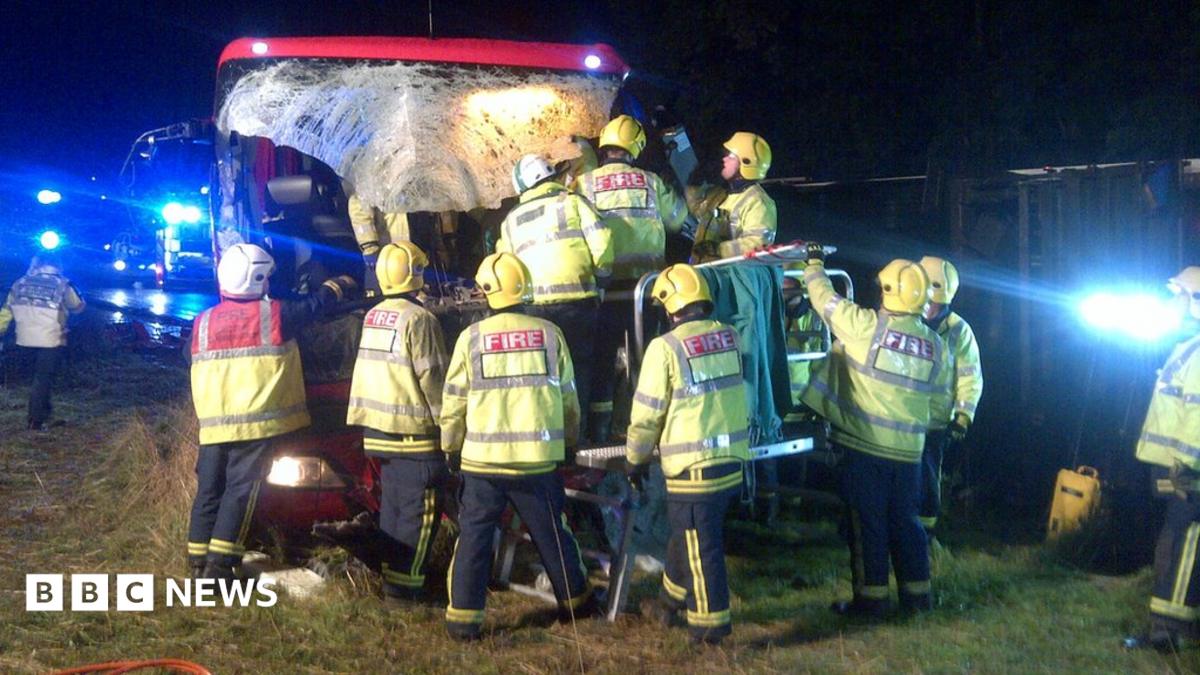 Cambridgeshire coach and lorry crash on A1 injures 13 people - BBC News